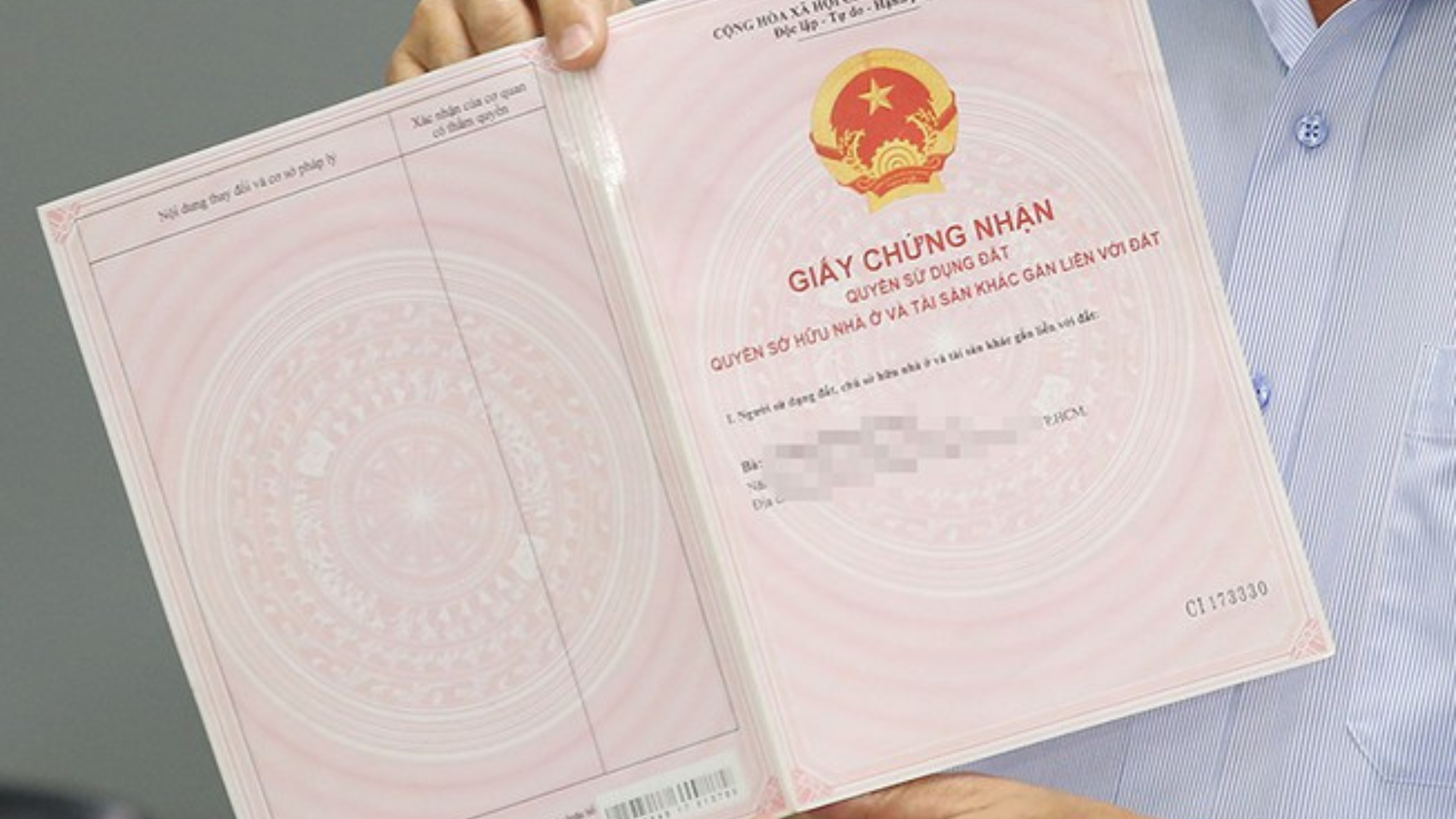 Sổ đỏ có bắt buộc phải ghi tên cả 2 vợ chồng không?