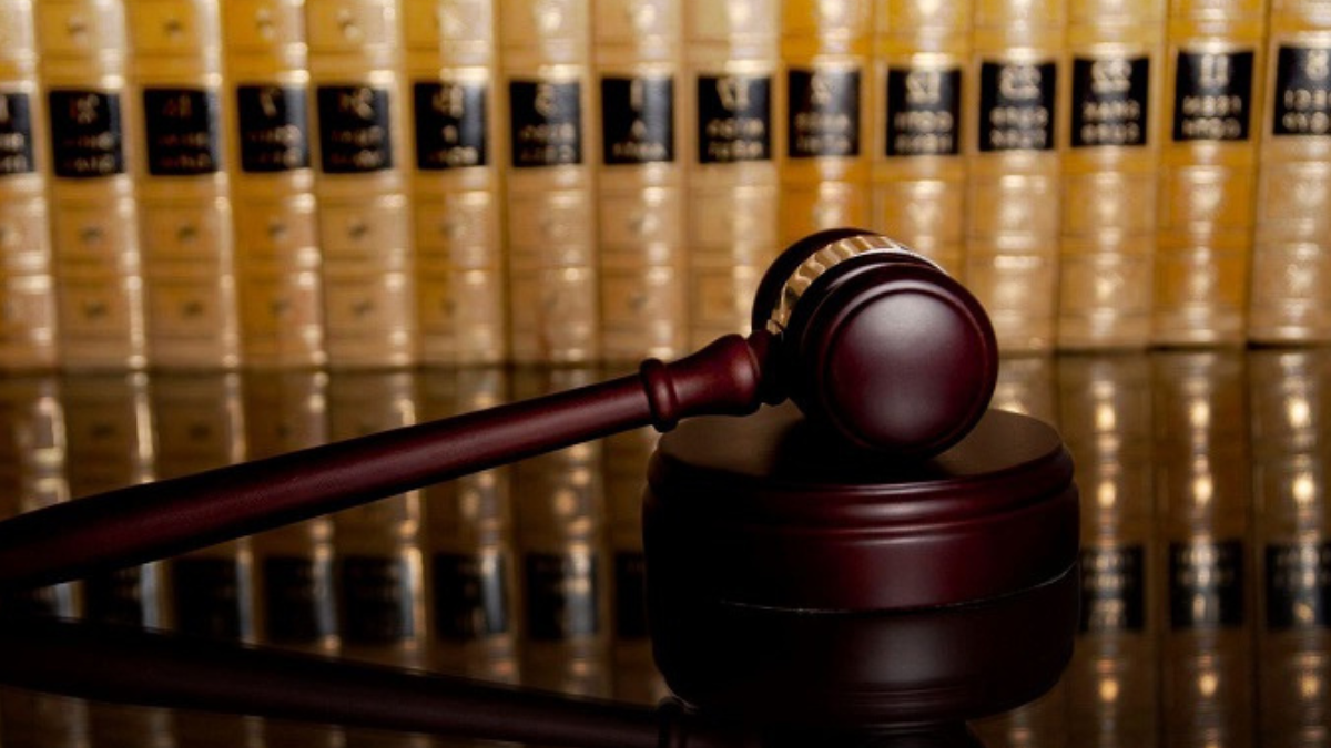 So sánh biện pháp cưỡng chế giữa luật quốc tế và luật quốc gia