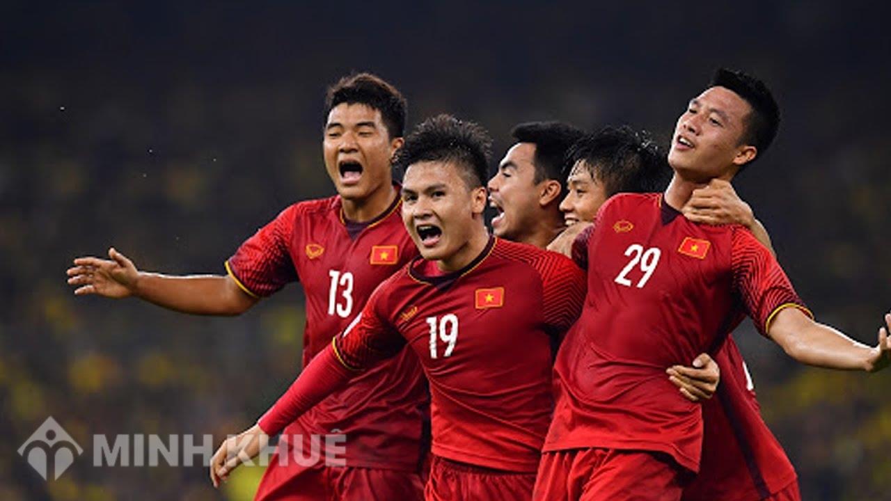 Mua bán, chuyển nhượng cầu thủ bóng đá là dạng hợp đồng gì?