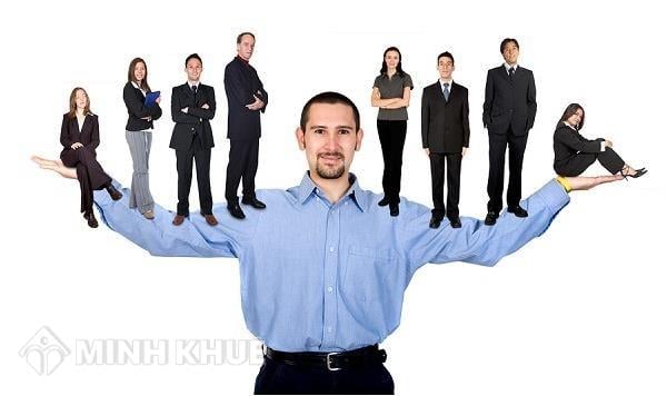 Sự phân loại mô thức lãnh đạo theo Robert Tannenbaum và Warren H. Schmidt