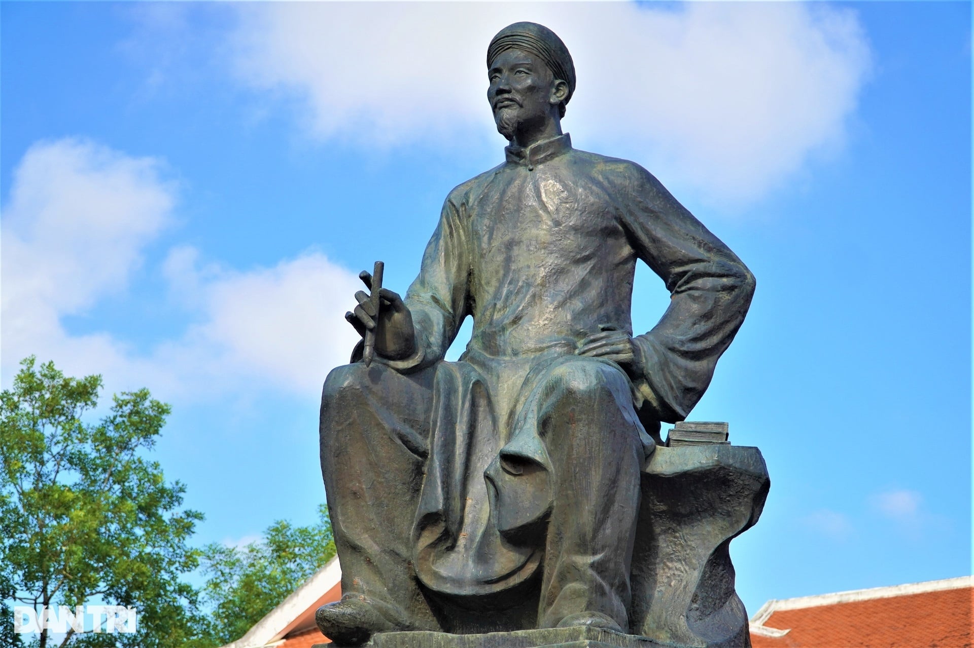 Cuộc đời và sự nghiệp văn chương của Nguyễn Du