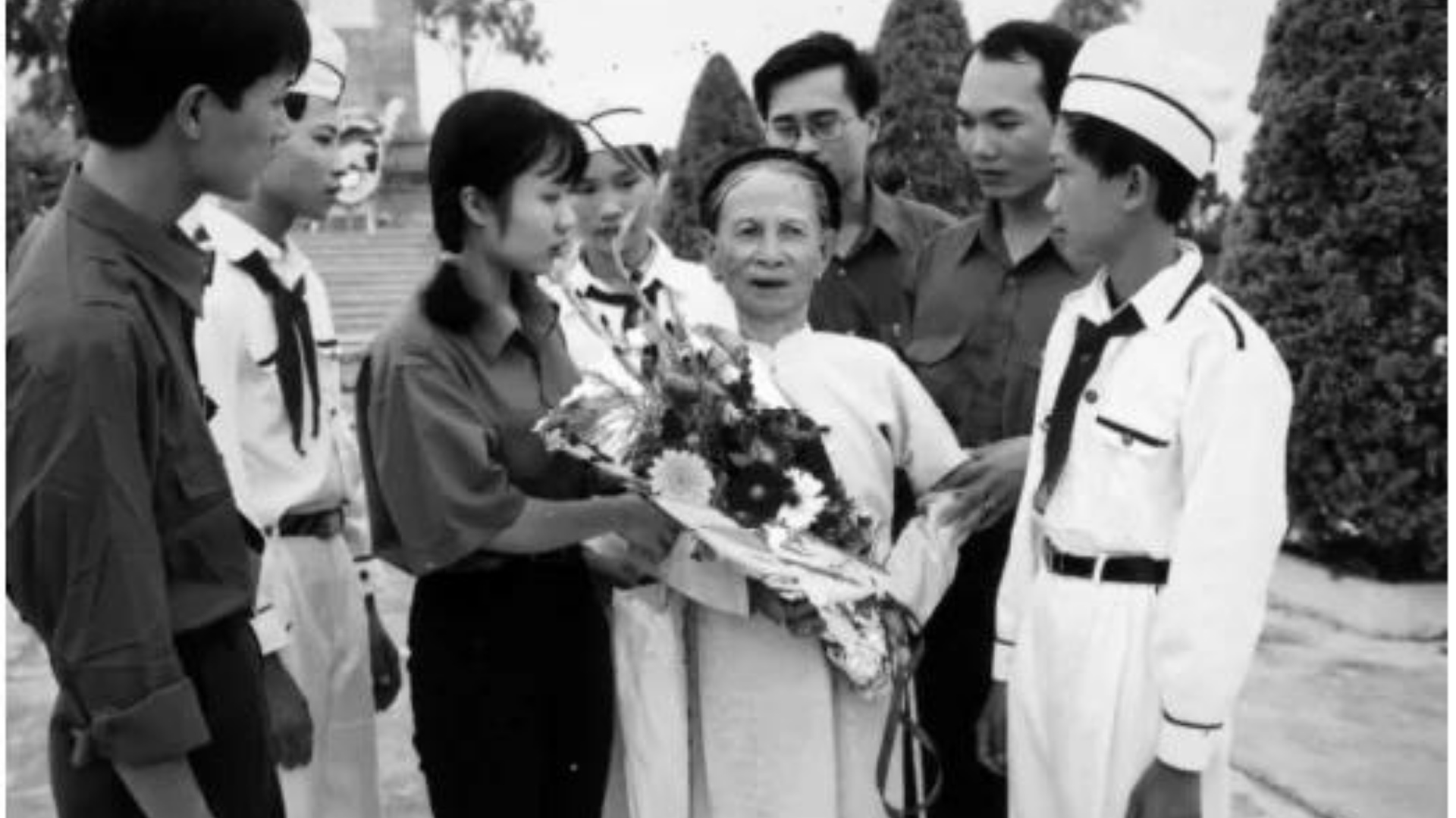 GDCD 9 Bài 17: Nghĩa vụ bảo vệ tổ quốc (Trang 61 - 65 SGK)