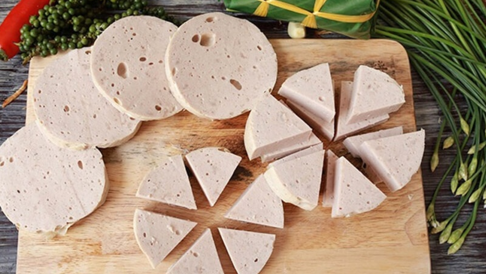 Tại sao chả lụa - giò lụa bị bở?